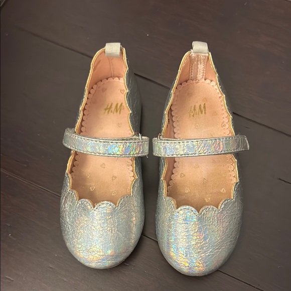 H&M | Shoes | Hm Silver Dress Shoes With Scalloped Edge And Strap Size ...
